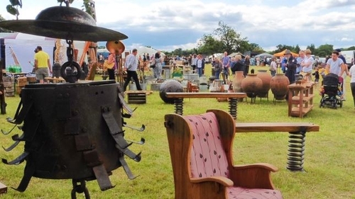 The Windsor Racecourse Antiques and Collectables Fair 2016, Bentleys ...